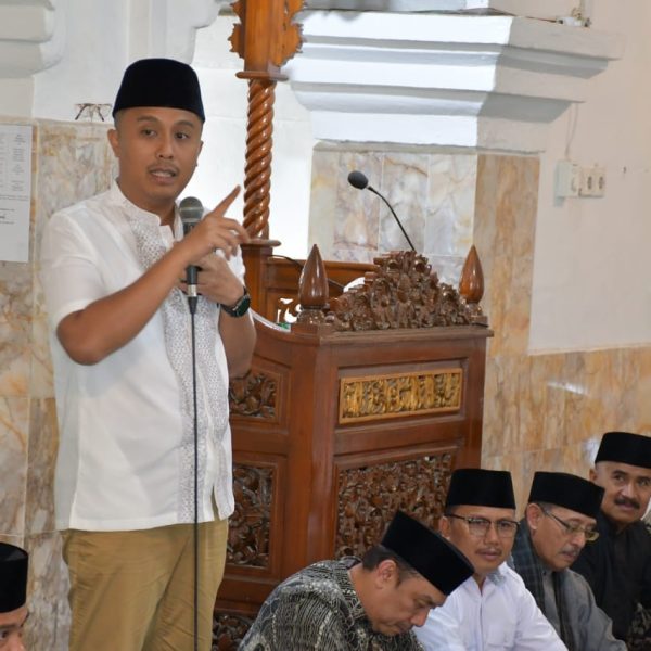 Berkunjung ke Masjid Raya Tiku, Wagub Sumbar Ingin Generasi Bangkit ...