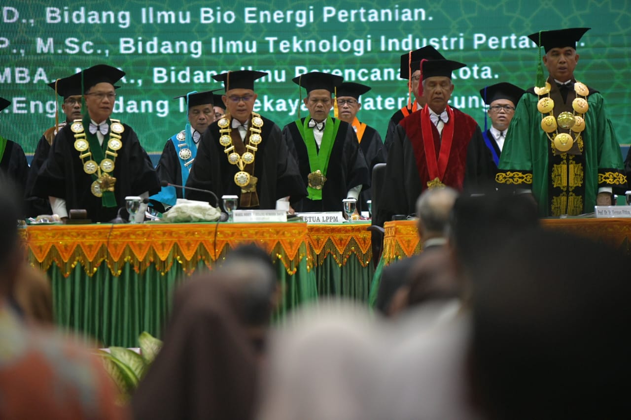 Plt Sekda Aceh Muhammad Nasir Ikut Saksikan Pengukuhan Lima Profesor ...